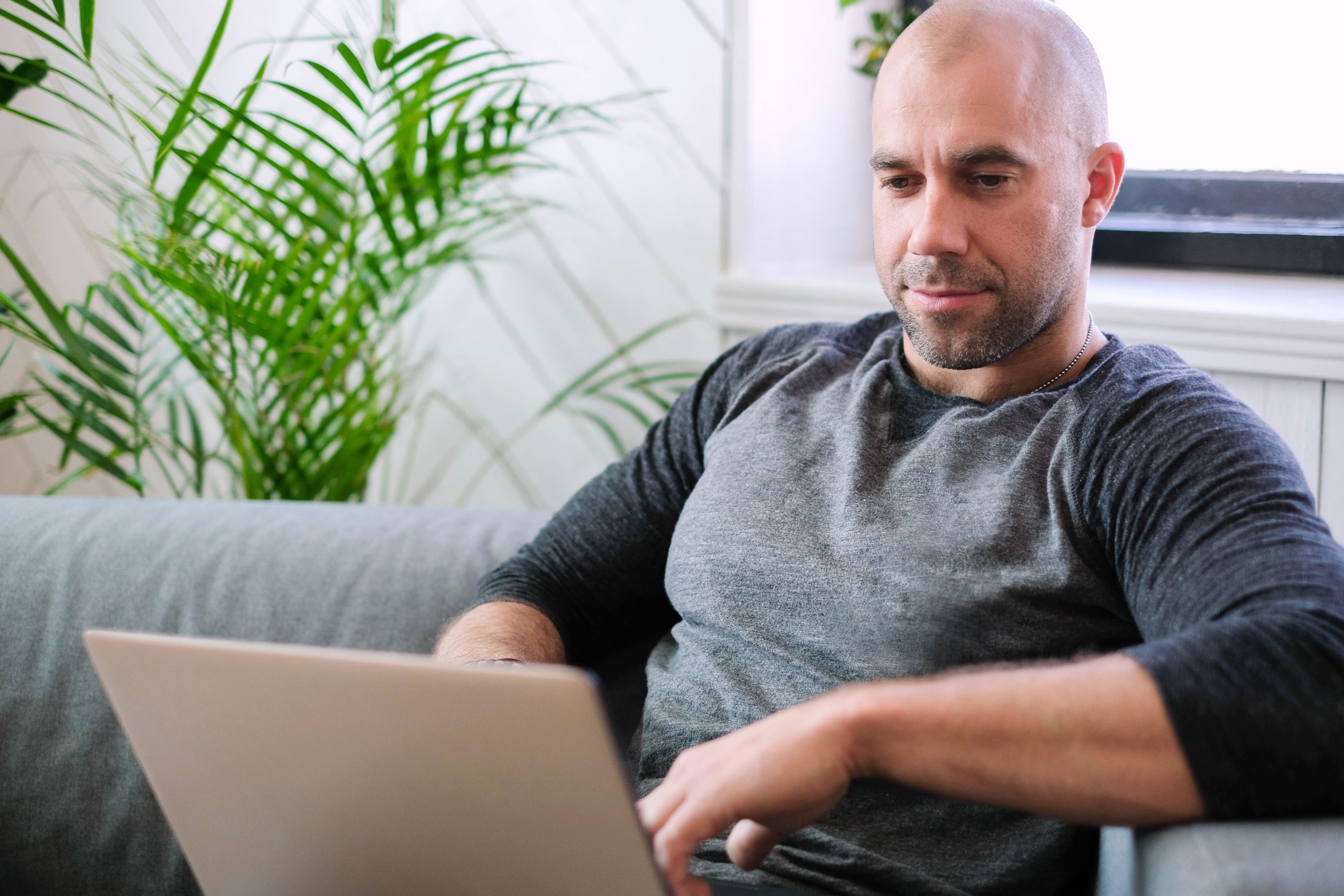 20 First Message Ideas for Seniors to Start Great Chats